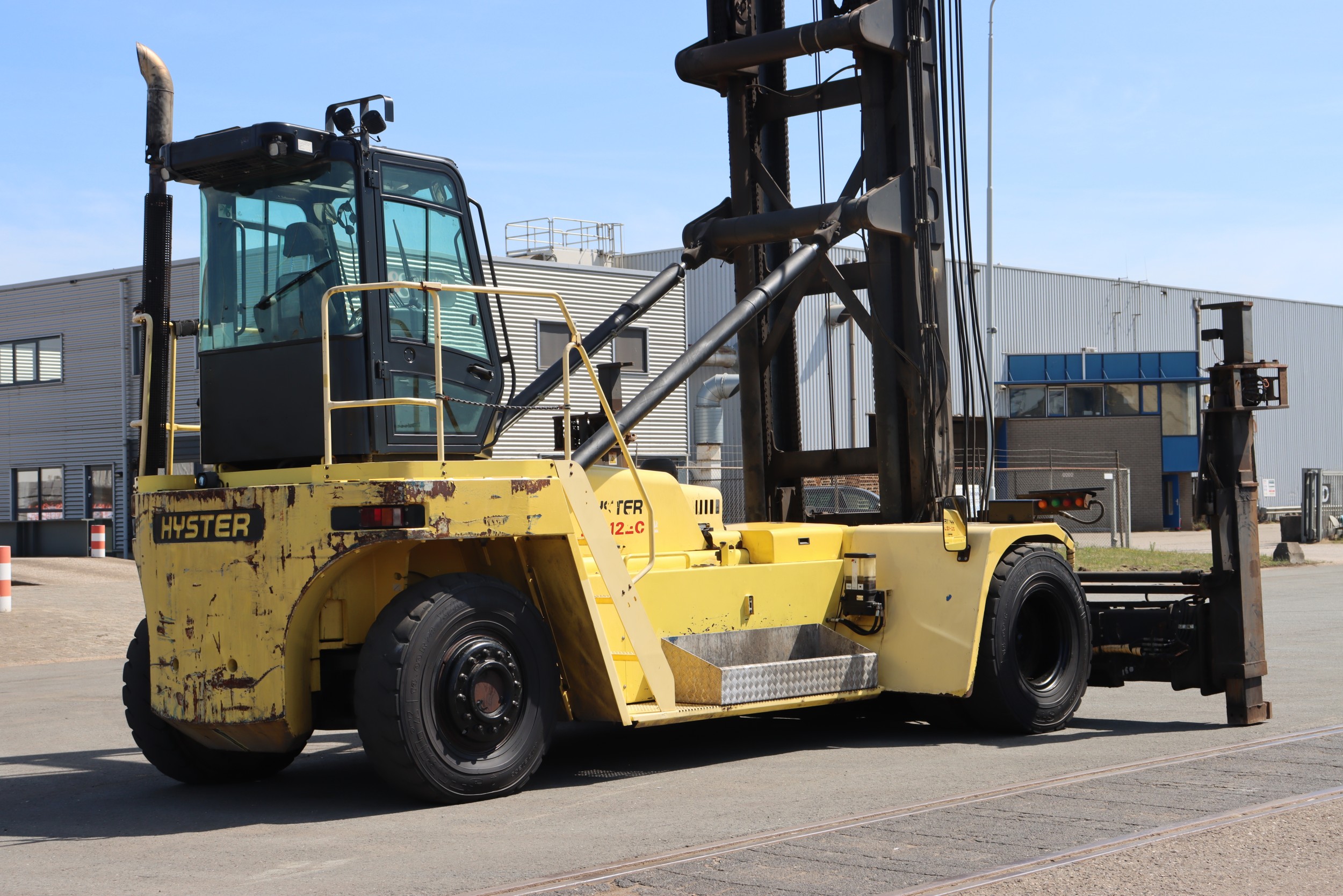 Hyster H22XM-12EC | Used 9t Empty Container Handler 2015 - Portneeds.com